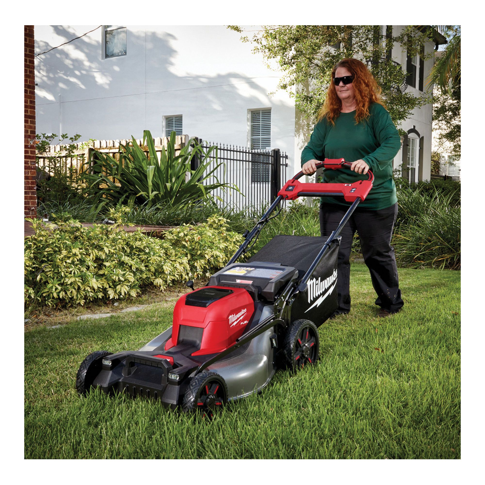 M18 FUEL 18 V Lithium-Ion Brushless Cordless 21" Self-Propelled Dual ...